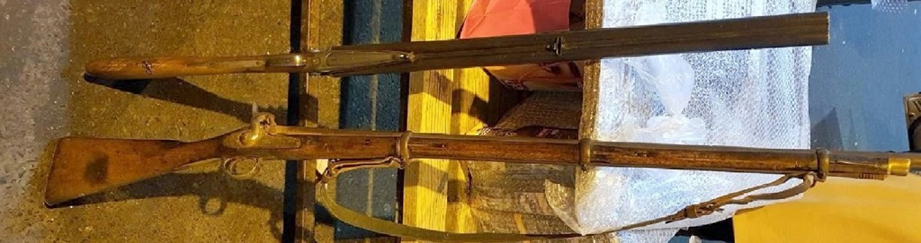 Zaplenjena vredna antička musketa - Sremske Novine