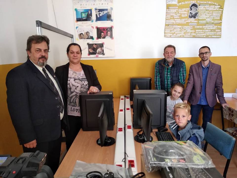 Računari za Lolinu školu - Sremske Novine