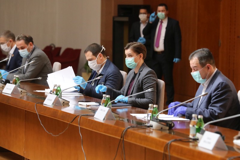 Produžena samoizolacija i zabrana kretanja vikendom - Sremske Novine