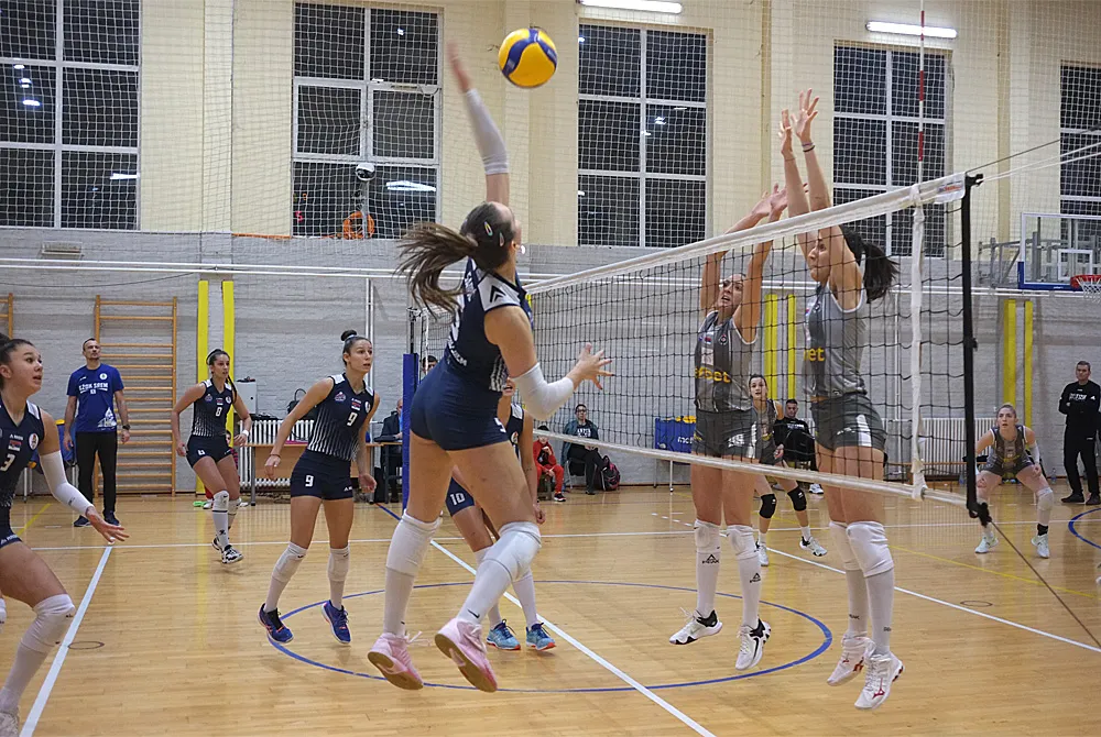 Sjajna odbojkaška predstava "Srema" i "Partizana" - Sremske Novine